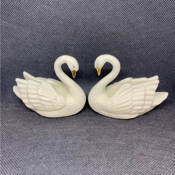 Lenox | Accents | Lenox Vintage Swan Figurines 3 Inches Beautiful And ...